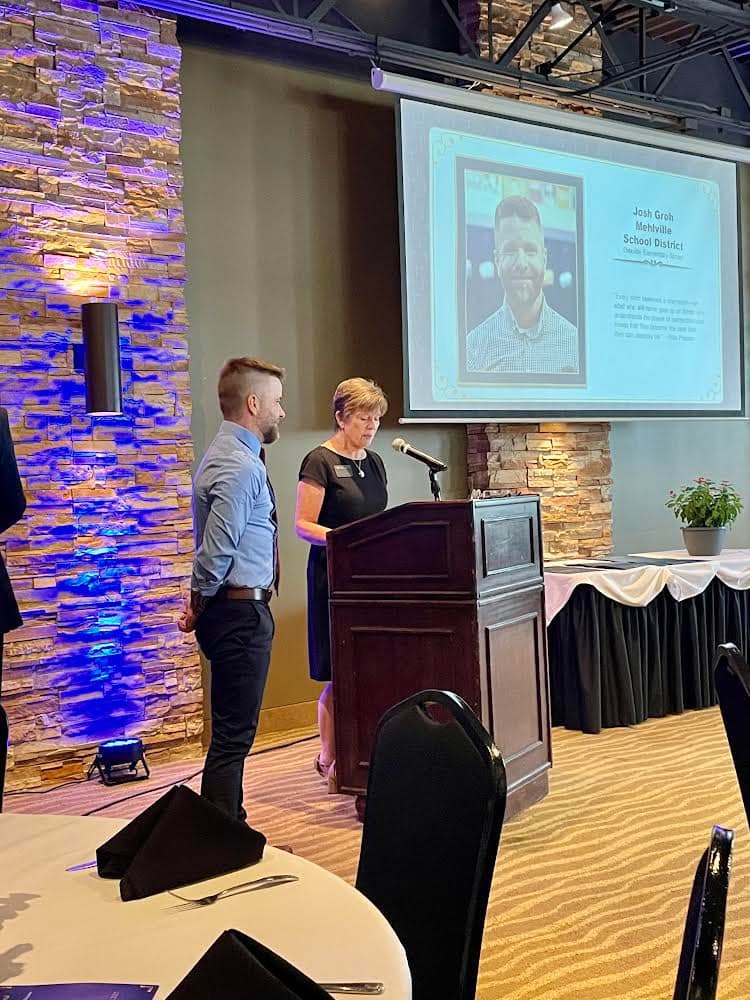 Oakville Elementary teacher named regional teacher of the year – St ...