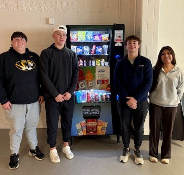 LHS students nationally recognized for small vending machine business ...